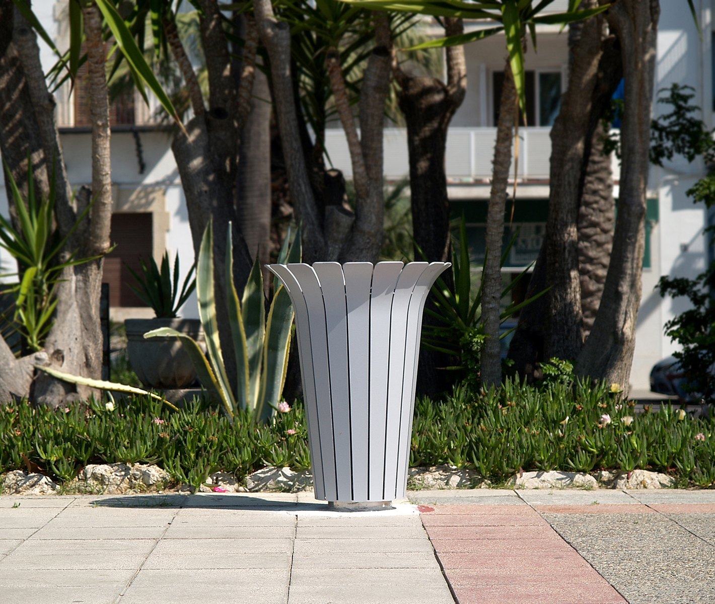 Tulip - Tulip Big | id created, Inc.