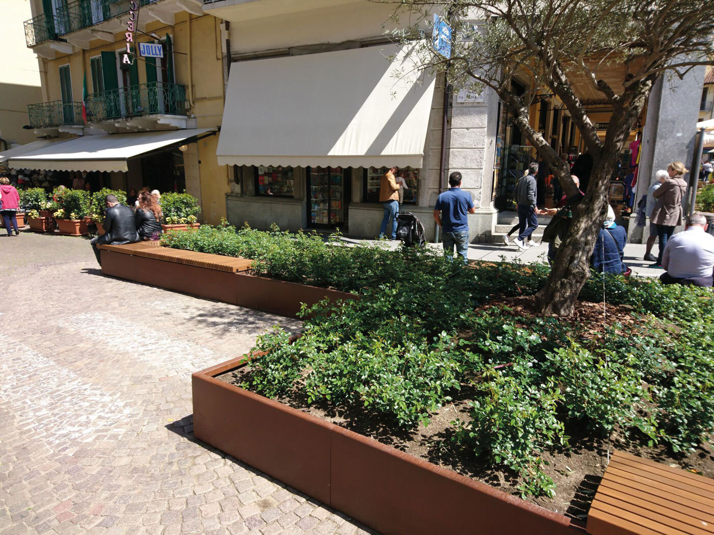 5 Outdoor Seating Layouts | Spruce & Gander