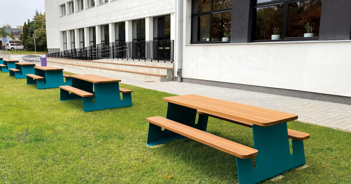 Wave Picnic Table | Spruce & Gander